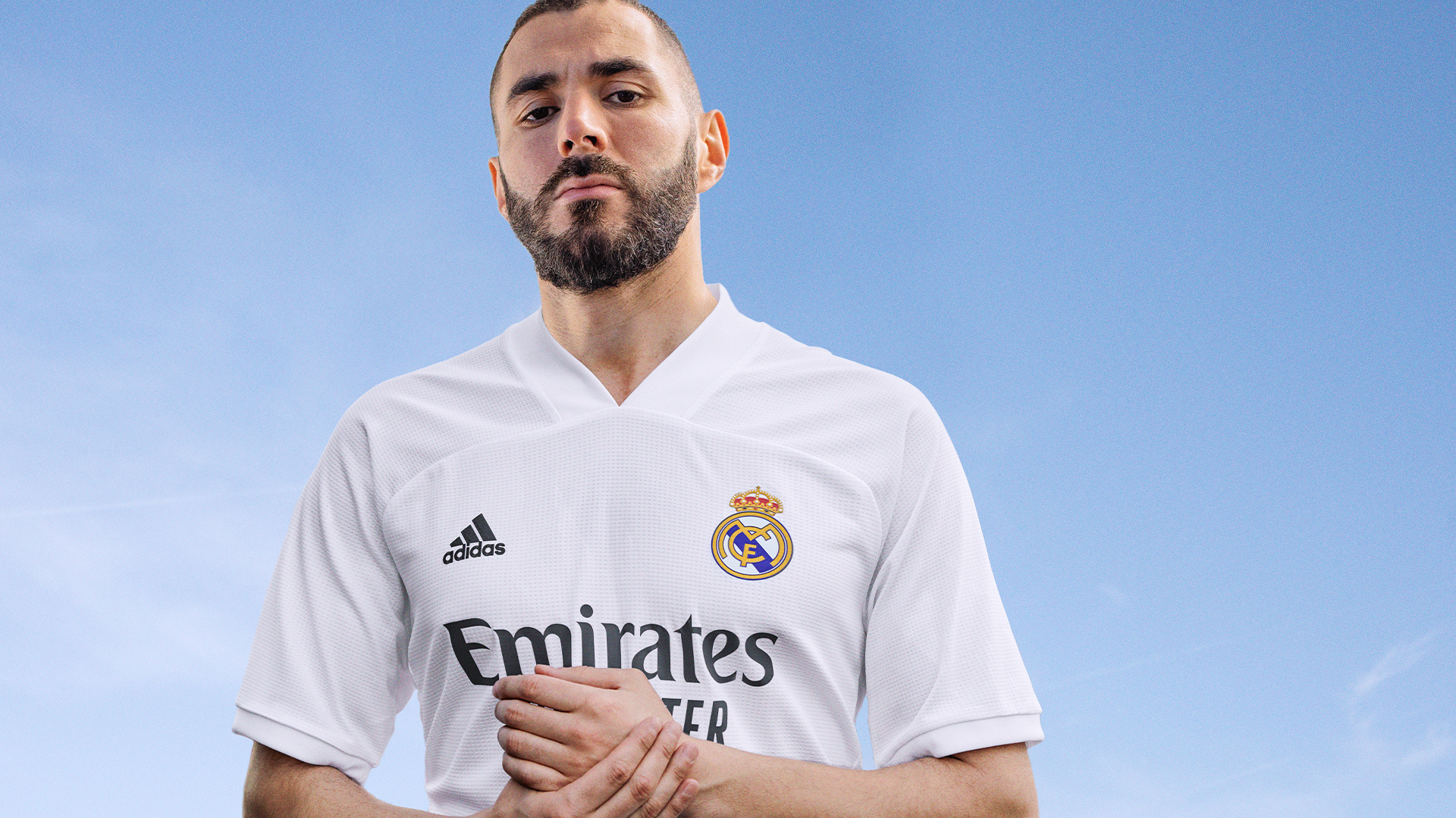 Benzema wearing new Real Madrid kit - Fútbol Mundial