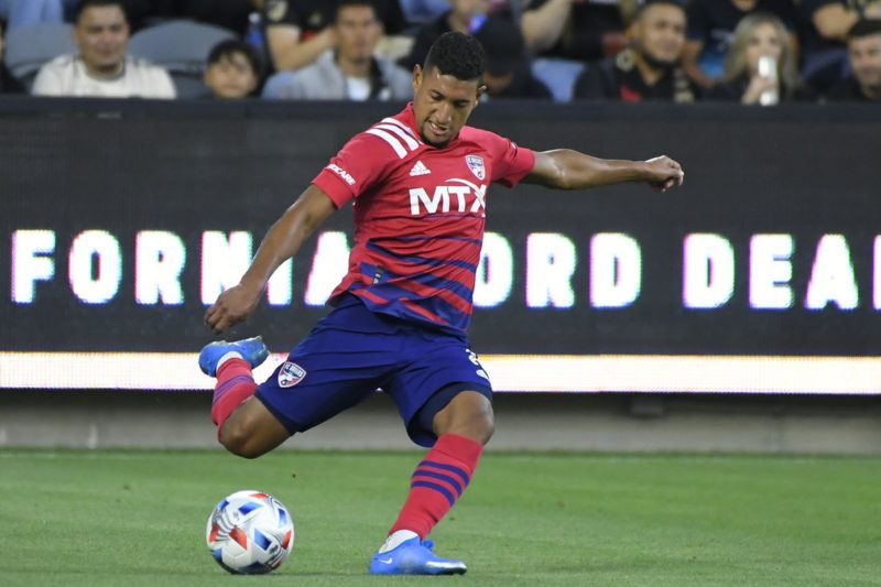 Bryan Acosta pasa del Dallas al Colorado Rapids - Fútbol Mundial