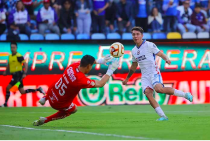 Cruz Azul puso de rodillas al Pachuca 2-0 - Fútbol Mundial